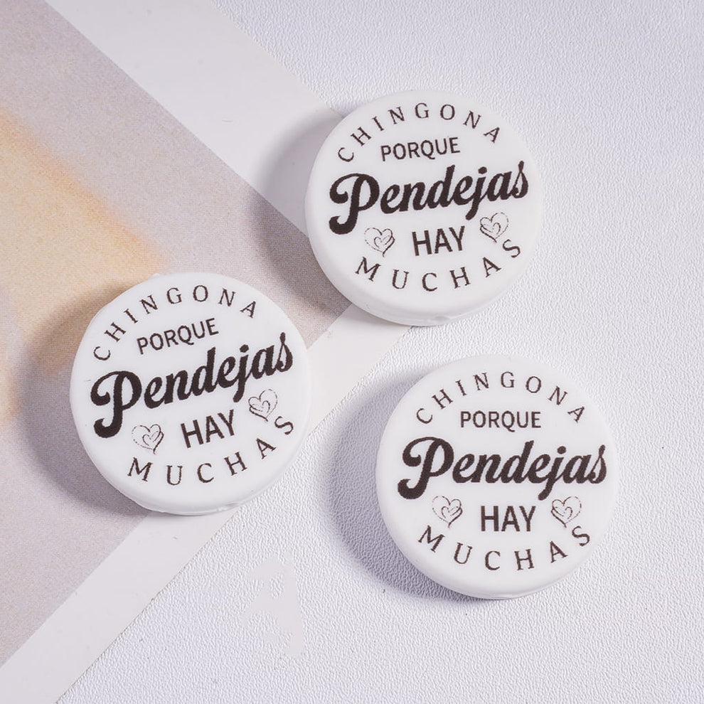 Silicone Focal Beads with Text "CHINGONA PORQUE Humor HAY MUCHS" on Wh ...